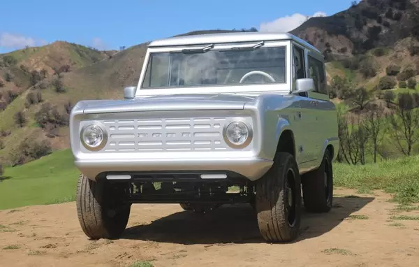 Bêste retrofuturisme: Electric Ford Bronco 71943_5