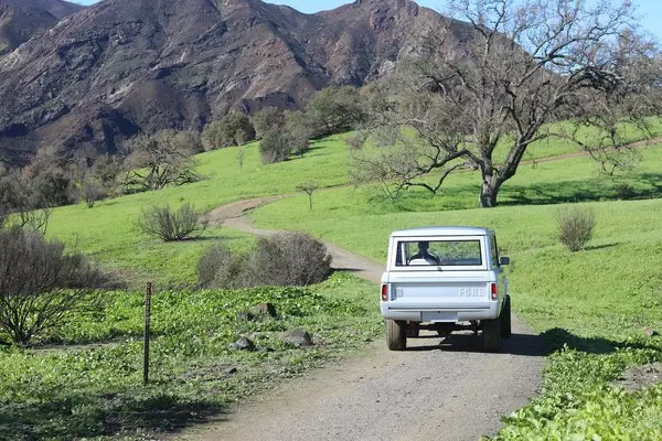 Najlepšie Retrofurizmus: Electric Ford Bronco 71943_8