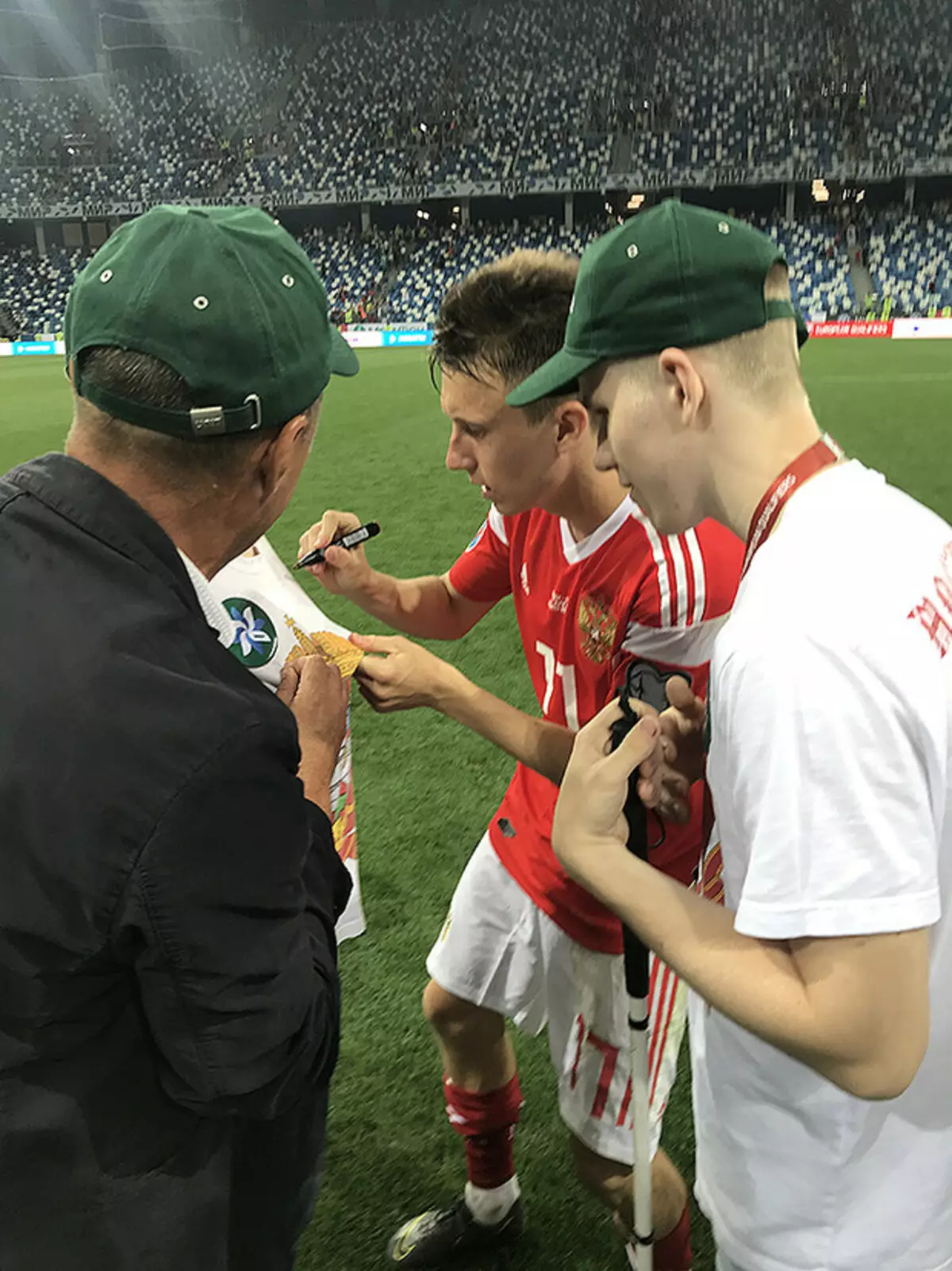 Foto number 5 külastas riiklikku meeskonda Match Nizhny Novgorodis ja rõõmus, et jalgpall on pealinnast välja tõstetud