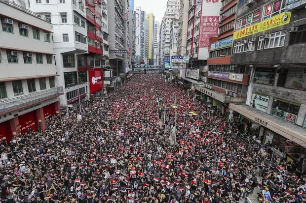 Foto №1 - Protestul anului: Ce se întâmplă în Hong Kong