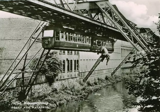 Foto №1 - Gajah tiba ing kali lan 4 retroofografi sing ora dikarepke