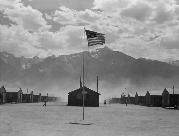 Non pubblicato ex fotogrammi dei campi di concentramento americani per i giapponesi (Gallery)