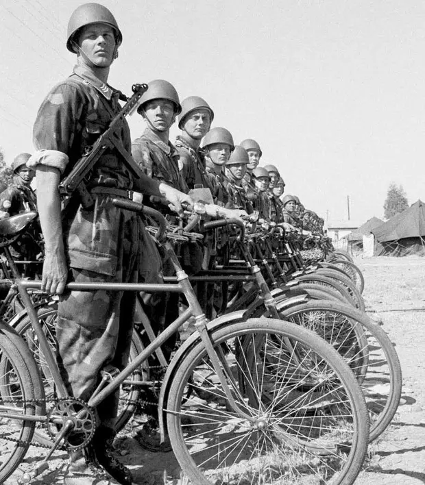 Foto №44 - Storia non modificata delle truppe della bicicletta