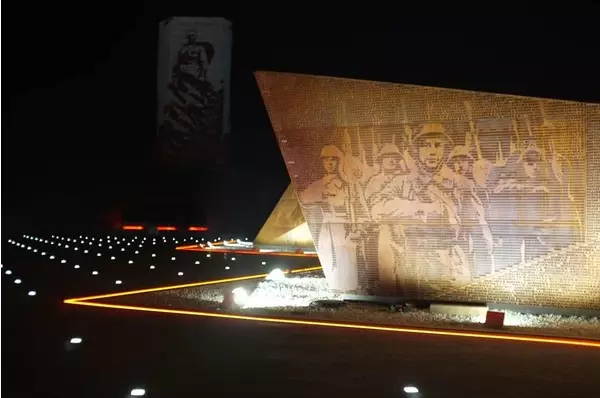 Ett sådant kraftfullt monument till den sovjetiska soldaten sattes under Rzhev 76756_6