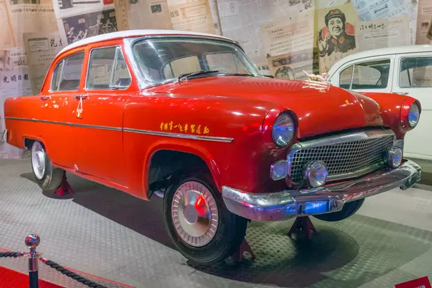 Foto №1 - Mobil Soviet yang diproduksi di luar negeri