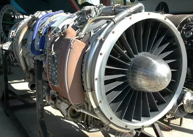 Motor AI-25TL u krijua për avionë, por iu afrua një automjeti të të gjithë terrenit të shpëtimit