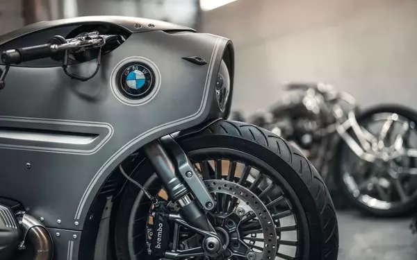 Moto futuristico BMW, realizzato in Russia 78358_7