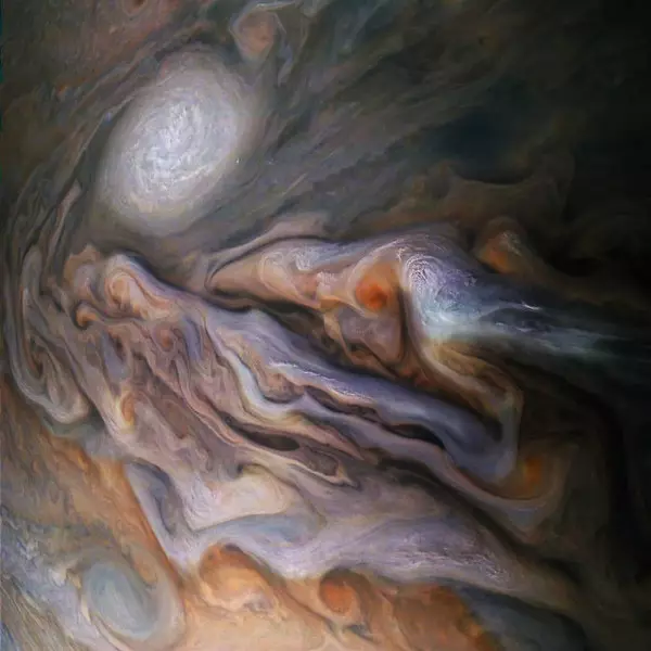 NASA ta raba sabbin hotunan saman duniya Jupiter 79573_15