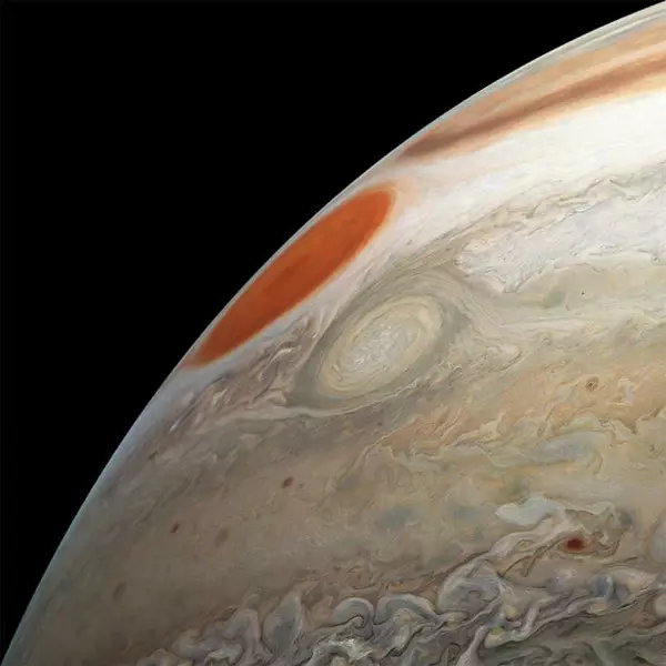 NASA ta raba sabbin hotunan saman duniya Jupiter 79573_19