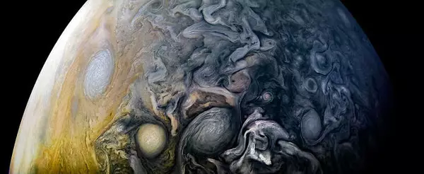 NASA ta raba sabbin hotunan saman duniya Jupiter 79573_22