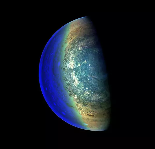 NASA ta raba sabbin hotunan saman duniya Jupiter 79573_23