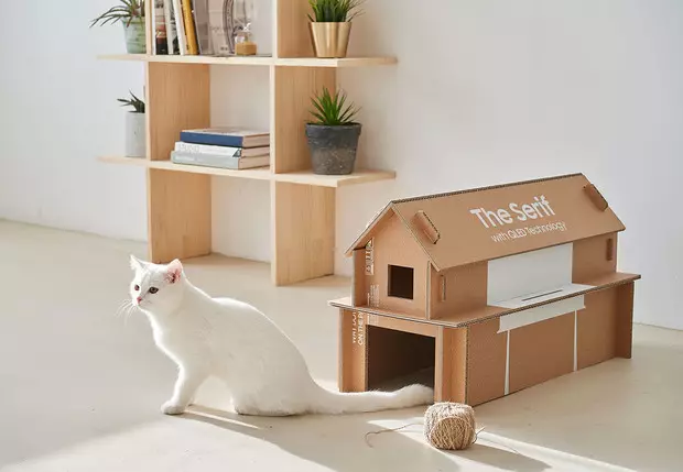 Photo №1 - From the boxes from Samsung TVs, you can now make a house for a cat, a rack or a stand under the XBOX