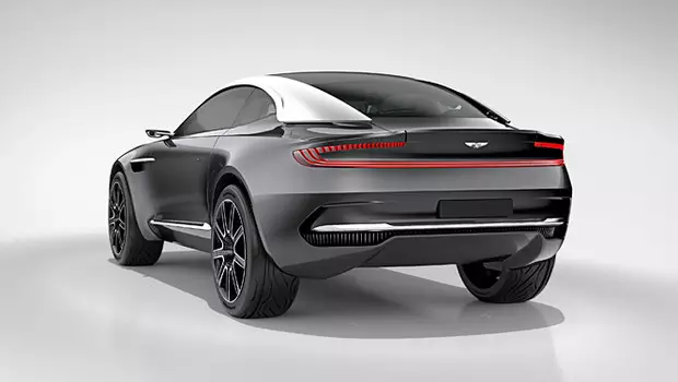 Aston Martin dbx manatu