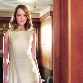 Foto Nûmer 2 - Seleksje fan freed fan sultry gifs glimkjend en Biglasting Emma Stone