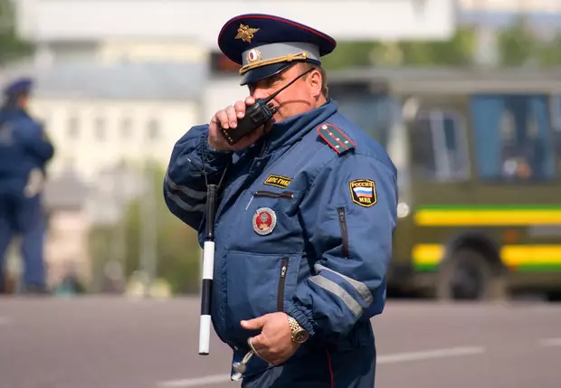 Fotó száma 1 - Kazan tanárát a közlekedési rendőrségből a fizika törvényei alapján osztották fel