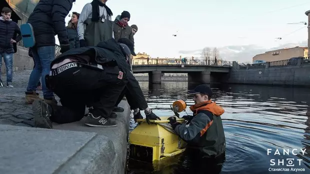 Gaishnik - kloun, Taxiper - Cave Endepandan. Ki moun ki ak ki jan kreye clip prensipal la nan sezon prentan an 