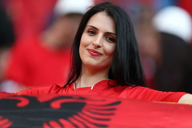 Wêne №6 - Fansên cinsî yên Euro 2016 - tenê sedemek ku meriv ji zeviyê binihêrin