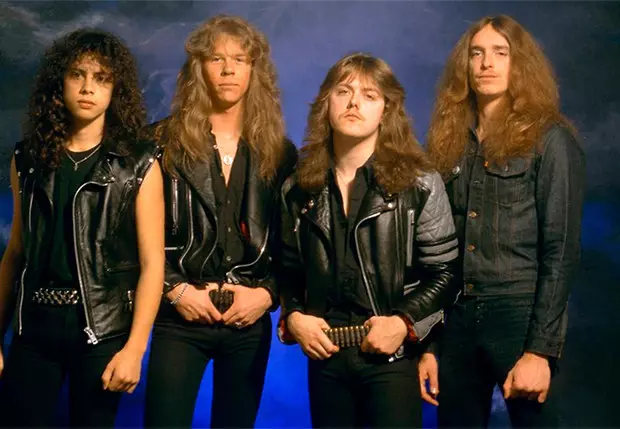 Foto Foto 1 - Metallica Album sing kalebu ing dana suci budaya Amerika